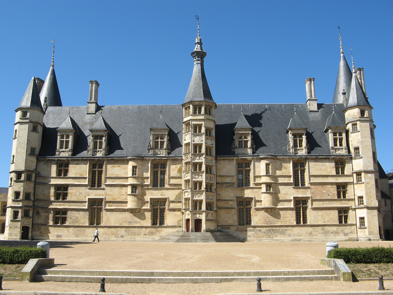 5 bonnes raisons de visiter la ville de Nevers - Canalbblog